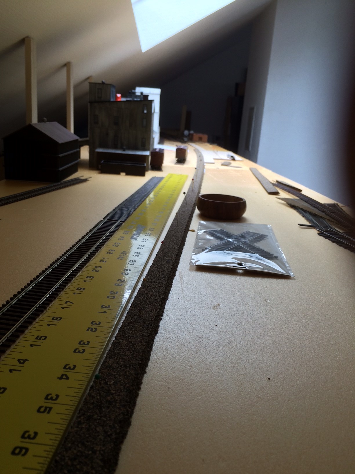 No. 20: Ackley Layout – Laying Roadbed – Railroad Prototype Modeler