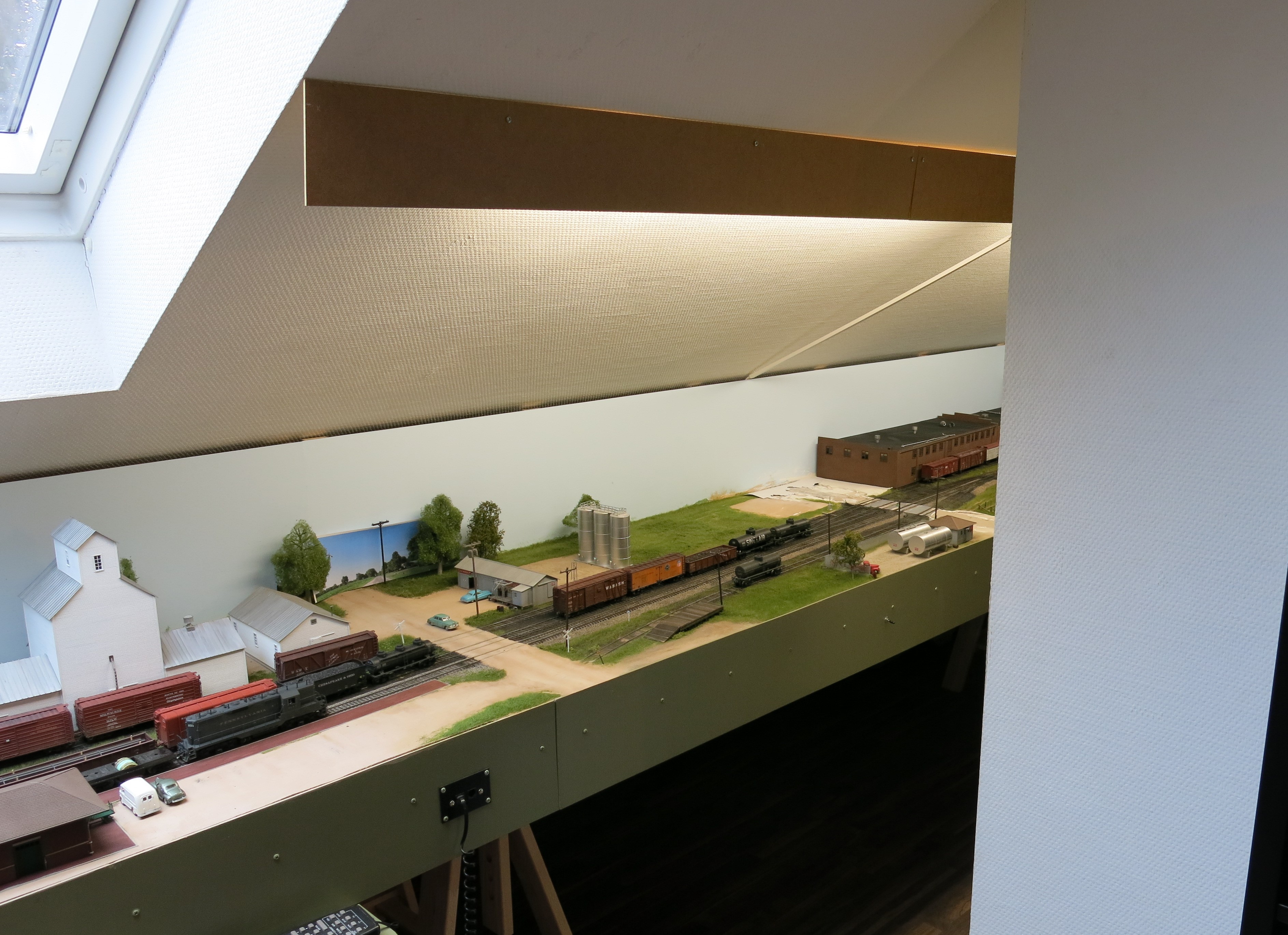 No. 83: Lighting Up – Lights on the Ackley Layout – Railroad Prototype ...