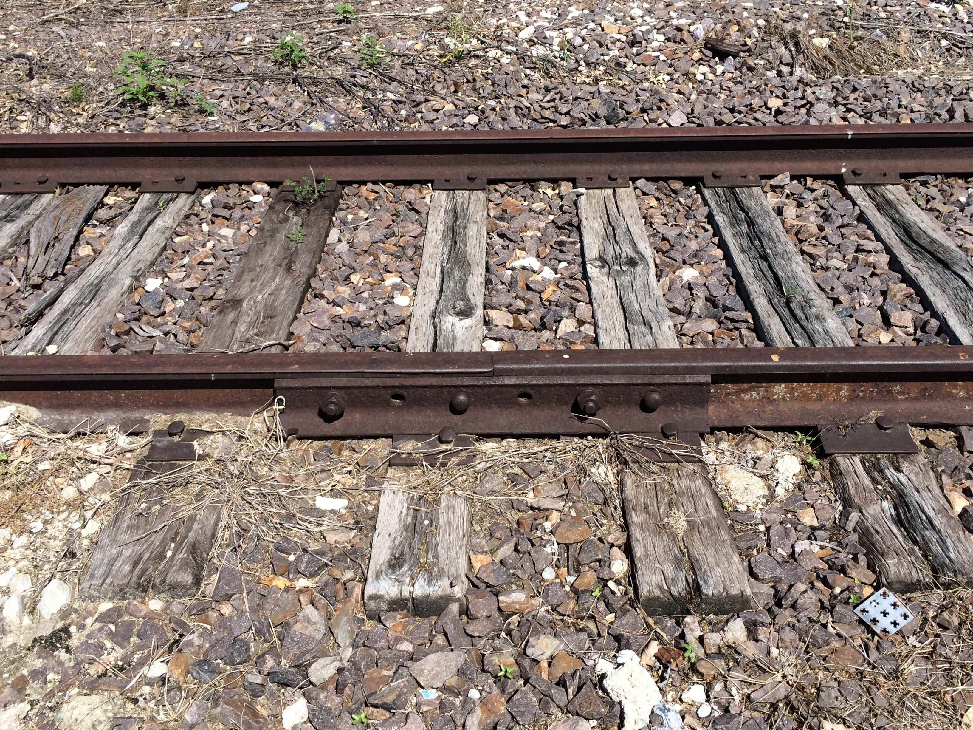 No. 186: Hermitage Road 2: Painting Track – Railroad Prototype Modeler